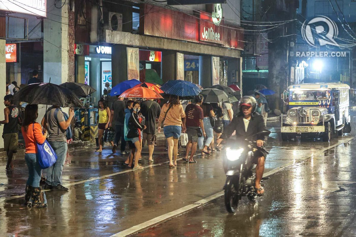 Stranded commuters along Rizal Avenue in Manila take alternative public ...