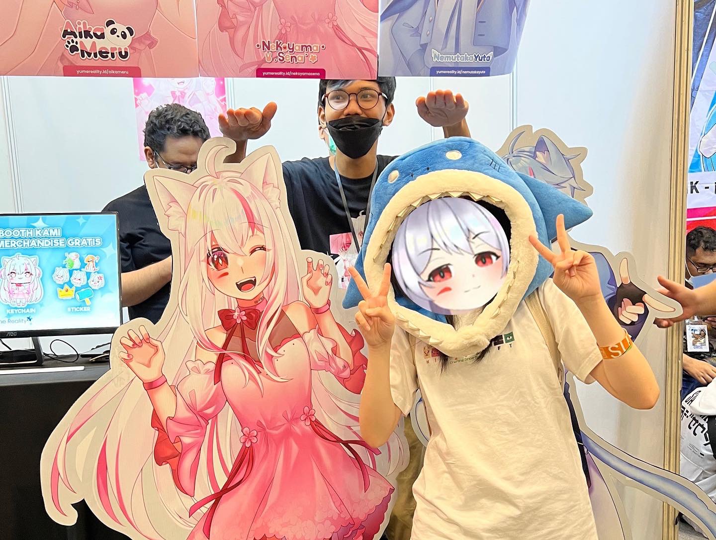 Nekoyama Sena on Twitter: "COMIFUROO TODAY WAS AMAZINNGG!!! THANK YOU EVERYONEE!! 🥰 https://t.co ...