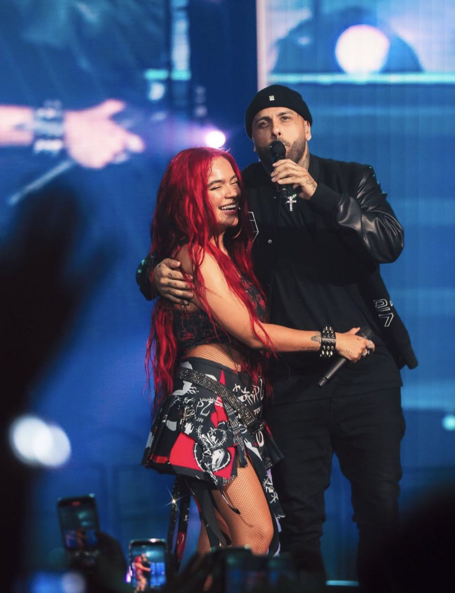 Karol G Site on Twitter: "📸 Karol G en el FTX Arena junto a Nicky Jam en Miami para el Strip ...