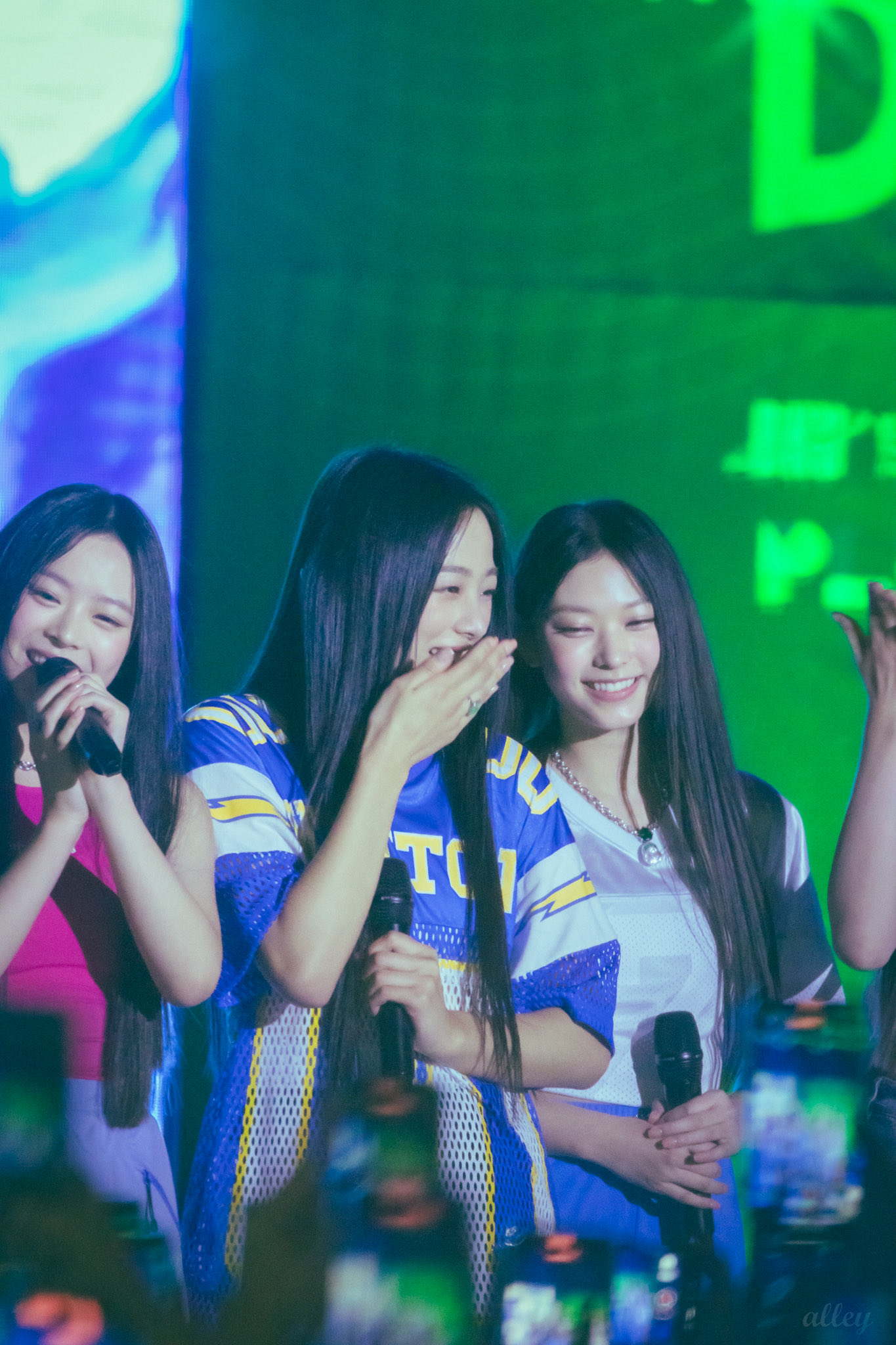 NewJeans Fansite on Twitter: "[HQ] 220921 Hanni , Minji & Haerin - 2022 Dankook Uni Festival ...