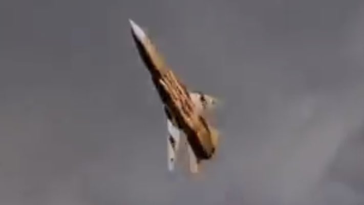 JSF on Twitter: "ウクライナ空軍のSu-24、未だ健在。 https://t.co/8HmBjhyAoI https://t.co/TPGUI6zJue" / Twitter