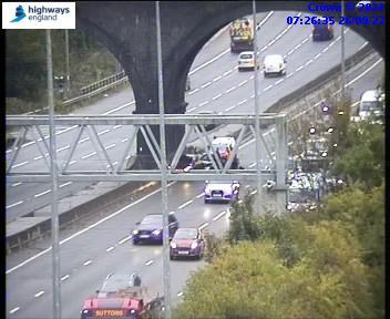 Clockwise M25 is down to 2 lanes between J16 M40 and J17 Maple Cross ...