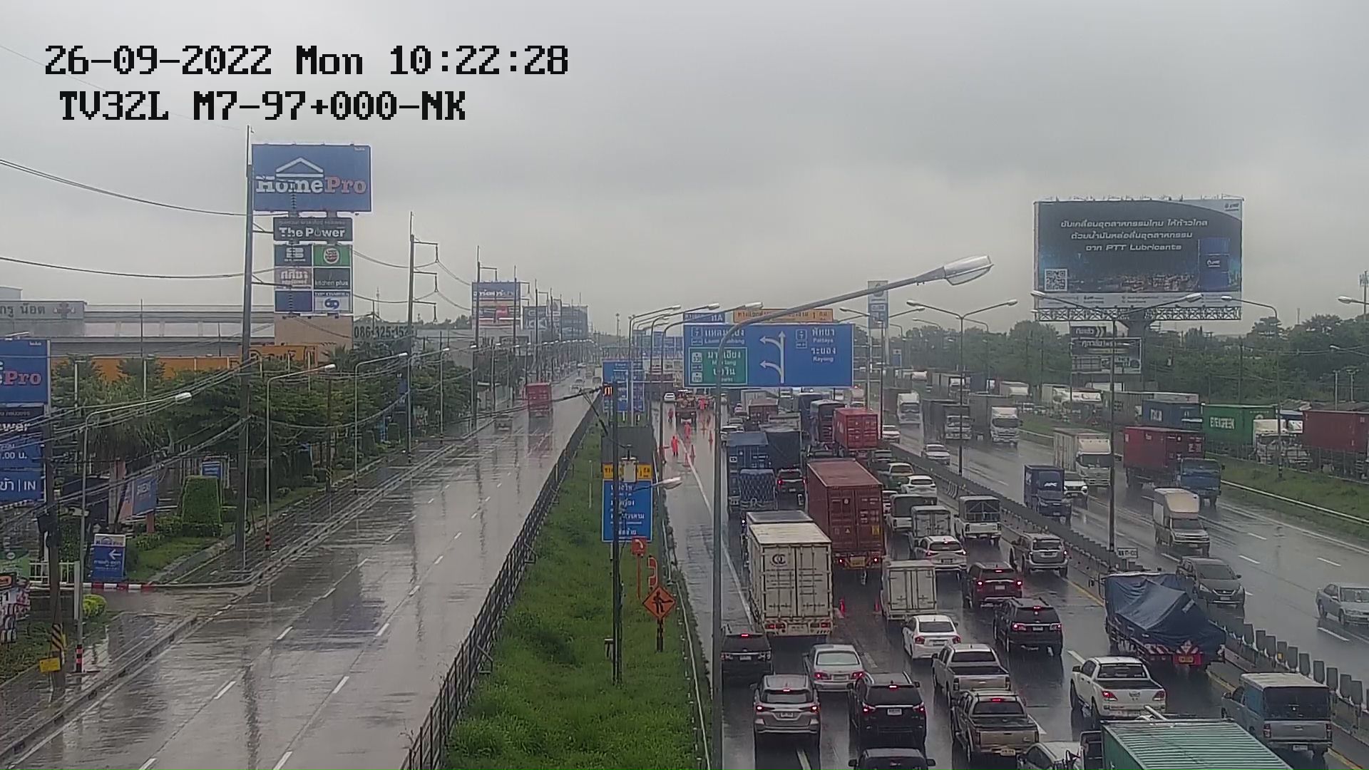 JS100 on Twitter: "10.52 #อุบัติเหตุ #มอเตอร์เวย์ สาย 7 กม.97+400 มุ่งหน้ามาบตาพุด ขวาง 2 ช่อง ...