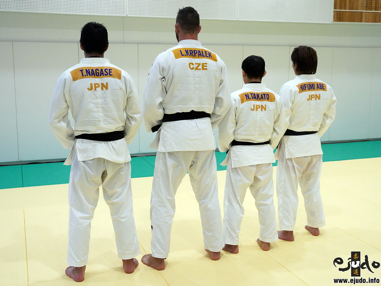 eJudo編集長 古田 英毅 on Twitter: "ルカシュ・クルパレク選手も含めてこの日は東京五輪の金メダリストが4人参加。稽古後にゴールドゼッケン4枚が並んで写真に収まりました ...