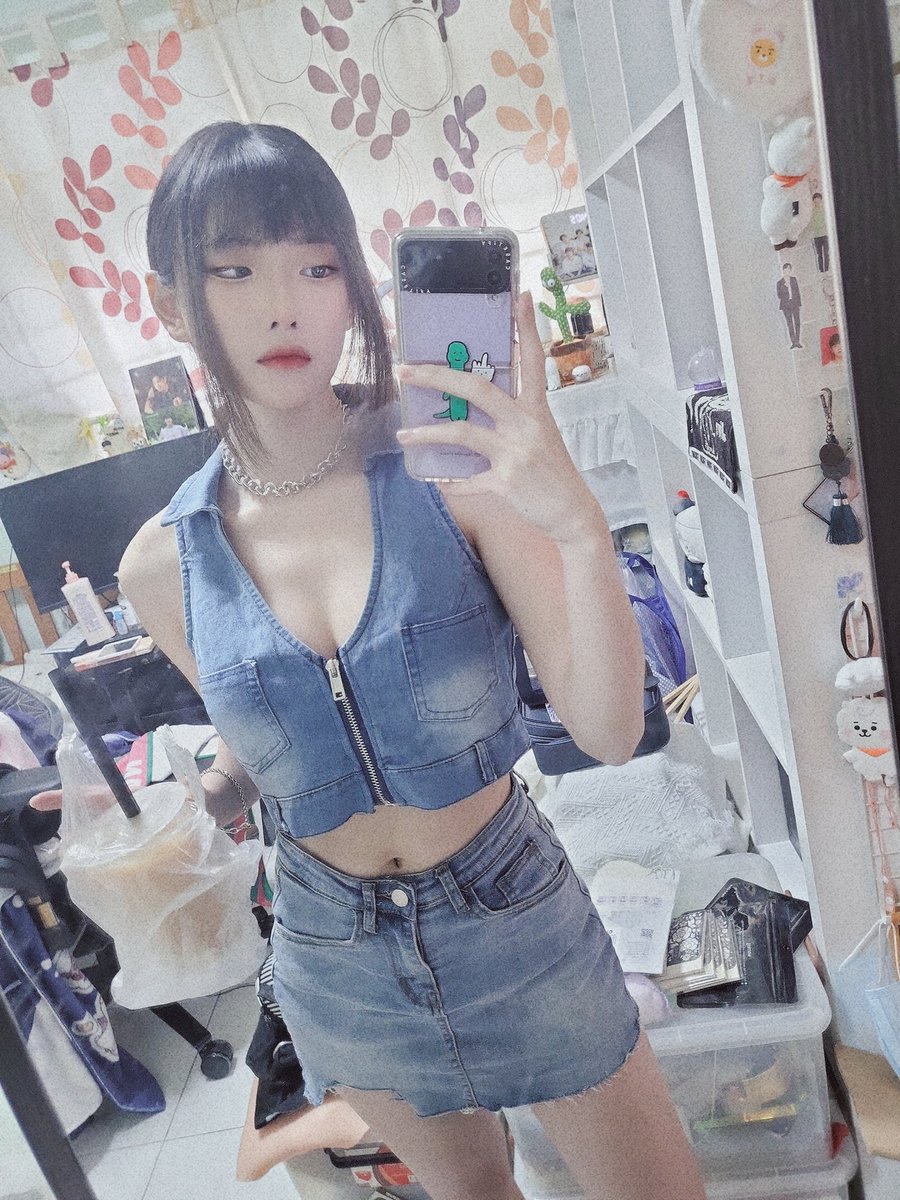 KIYO💜 on Twitter: "messy room"
