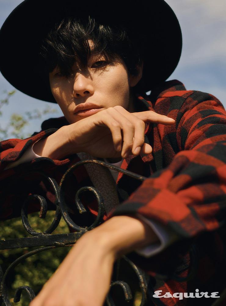 K-Drama Menfess on Twitter: "RYU JUNYEOL FOR ESQUIRE KOREA 😳 •kdm•"