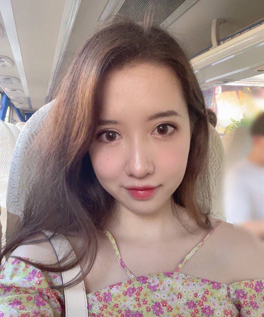 蓝猫-万粉互推 on Twitter: "RT @rqss1219: 个人介绍 已婚，93年🏥院长助理，轻度xing瘾患者，喜欢追求刺激尝试新鲜的人和事，不是卖艺的请尊重，经常出差各地 可加 ...