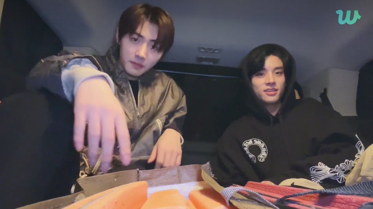 Enhypen Thailand On Twitter [weverse Live] 220925 Sunghoon และ Jake