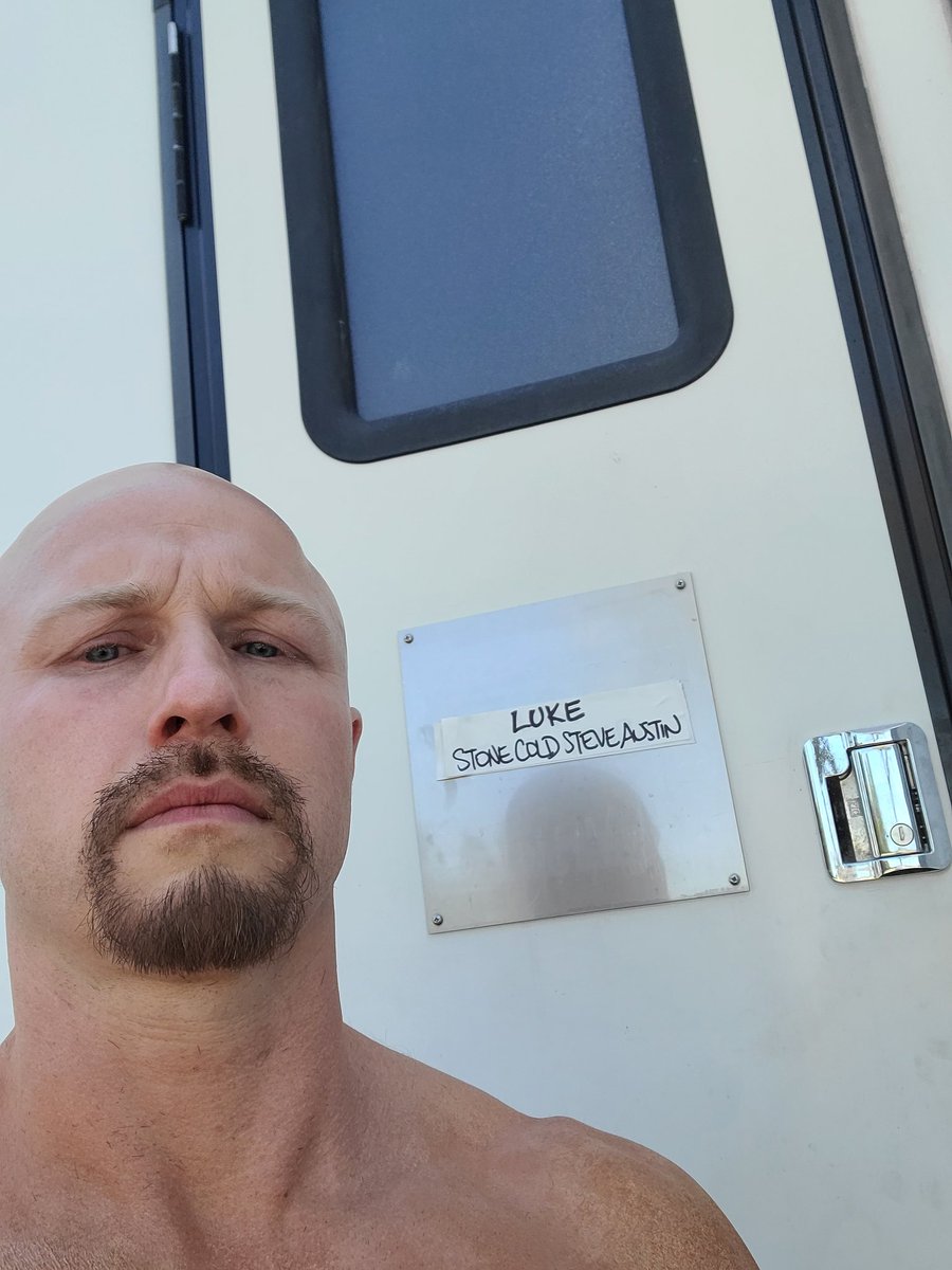 Luke Hawx on Twitter: "Stone Cold..... Stone Cold..... STONE COLD 🍻 #StoneCold"