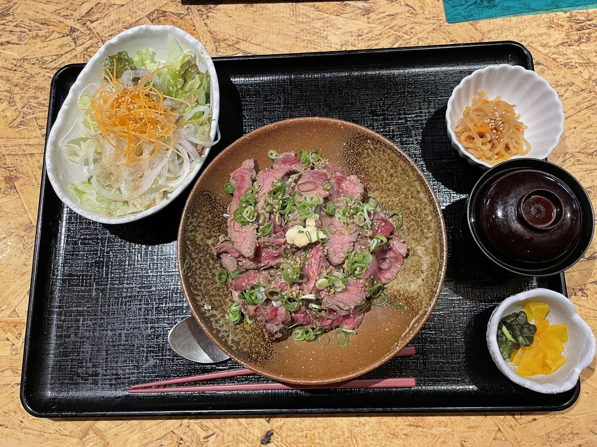 とにかく肉をかみしめる喜びを！ステーキ丼 - cureco beta