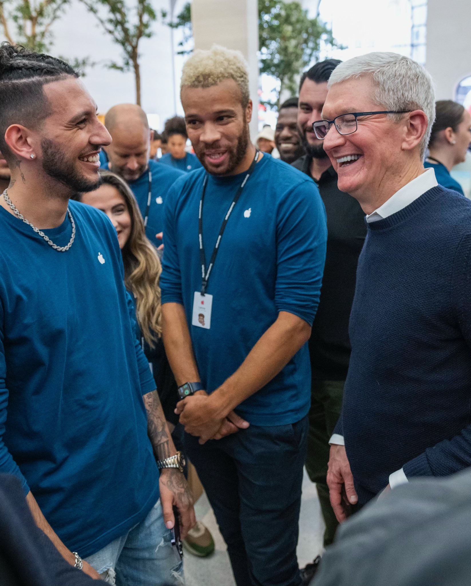 Tim Cook on Twitter: Tim Cook on Twitter: