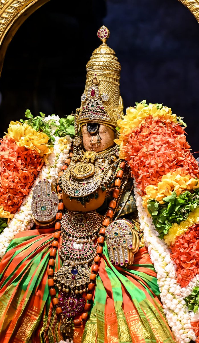 Day 1 - Navaratri in Srirangam श्रीरङ्गधामेश्वरीम्.... 🤩🙏🤩🙏🤩 https://t ...