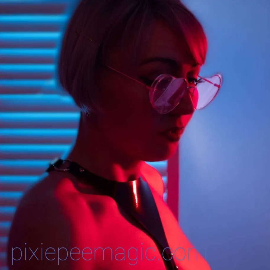 Studio LUX on Twitter: "Erhellende Einblicke für BDSM Beginner im Tagesworkshop „Soft-SM“ mit ...