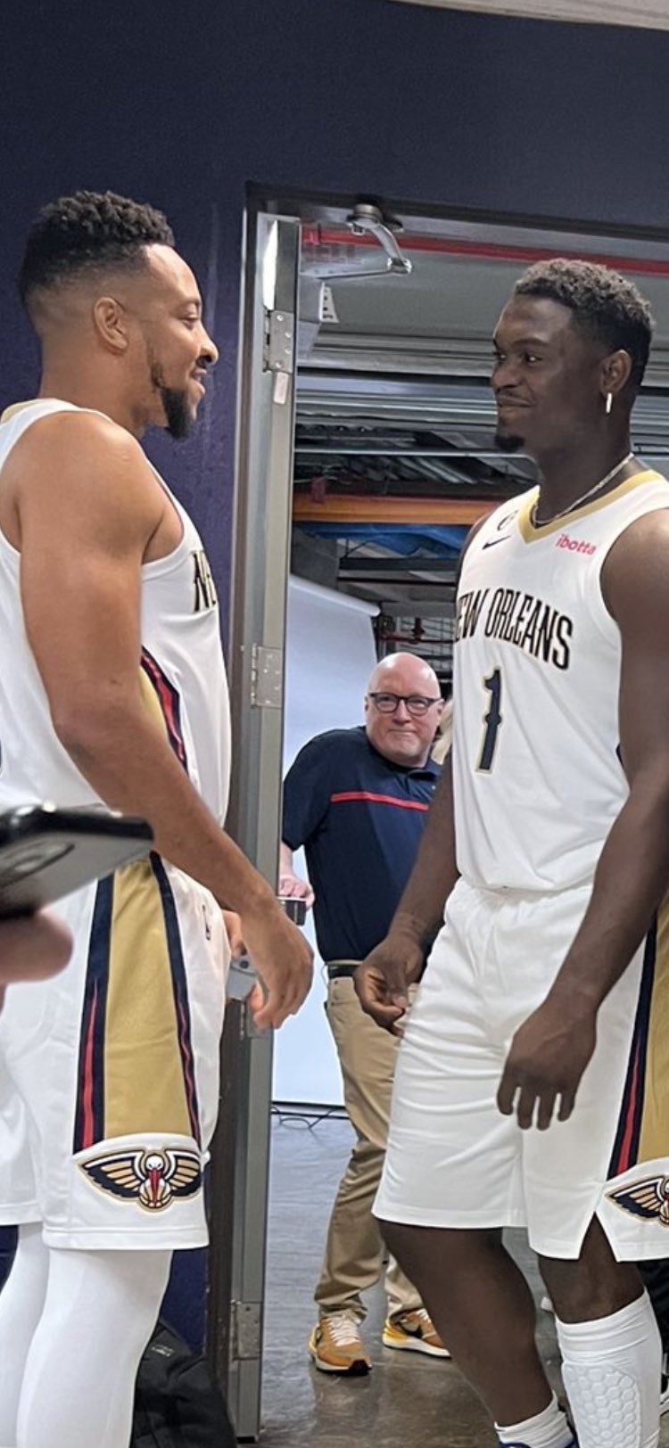 ClutchPoints on Twitter: "Pelicans GM David Griffin looking at CJ McCollum and Zion Williamson 😂 ...
