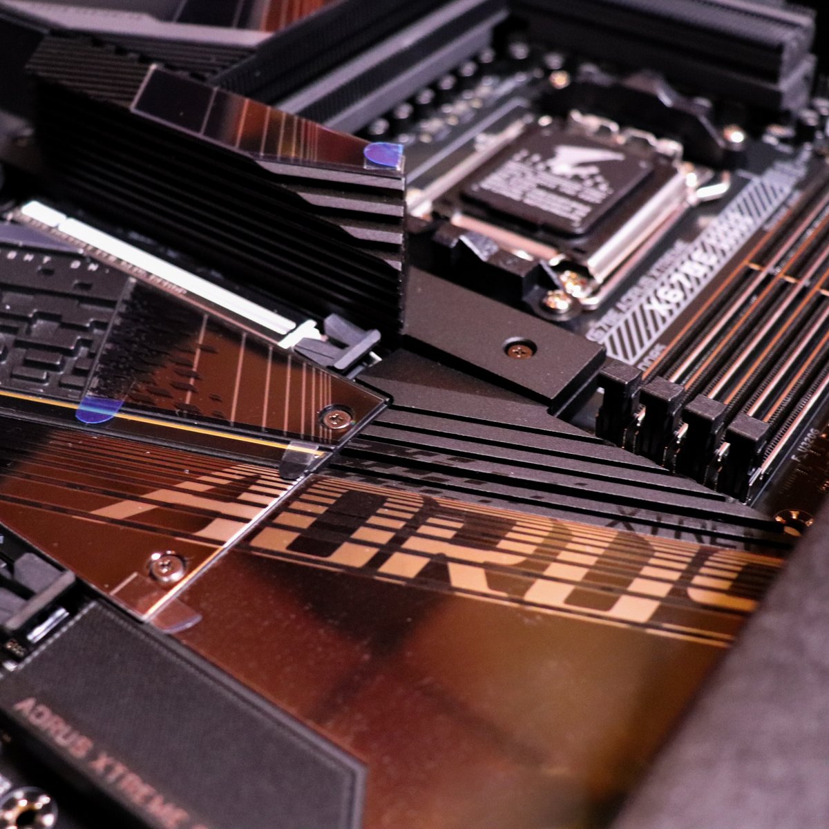 AORUS 🔜 #TwitchCon2022 on Twitter: "X670E AORUS XTREME 😎 Unparalleled performance, for the ...