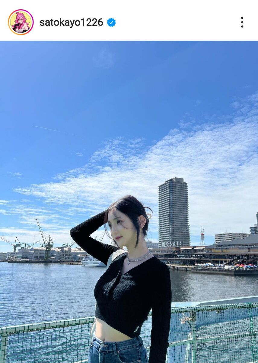 スポーツ報知 芸能情報 on Twitter: "佐藤かよ、丈短いニットで美白なお腹出しに「美人発見」「肌超白い綺麗ですね」 https://hochi.news/articles ...