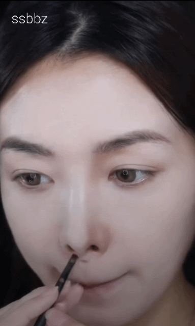 인스티즈(instiz) on Twitter: "앤 헤thㅓ웨이 화장하는 금손 https://instiz.net/pt/7237317"