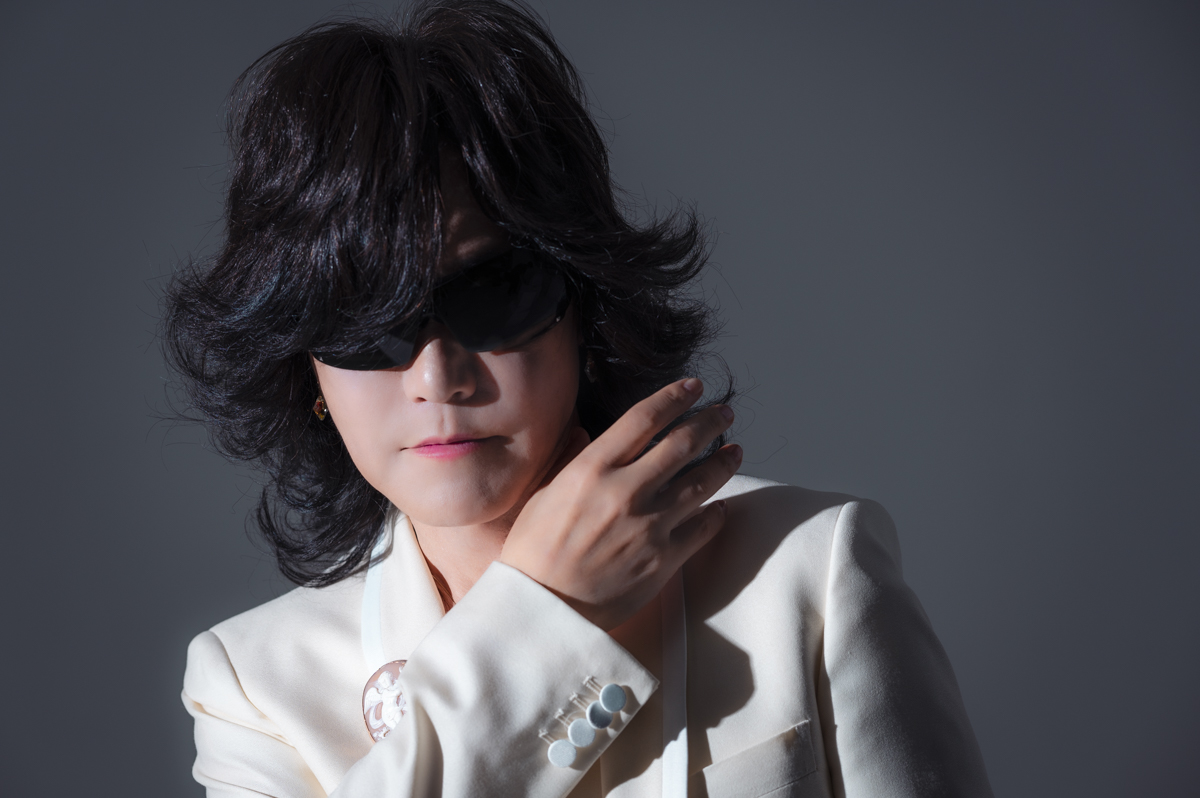 ananweb on Twitter: "Toshl「ディズニーの『美女と野獣』は青春の思い出」最新作の礎 - 写真・山本嵩 取材、文・かわむらあみり https://t.co ...