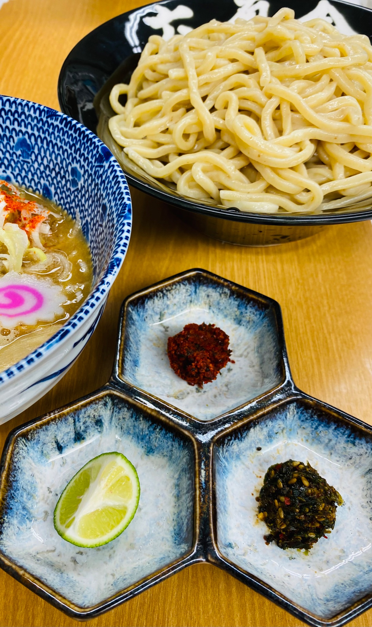 舎鈴 (@tsukemen_sharin) / Twitter