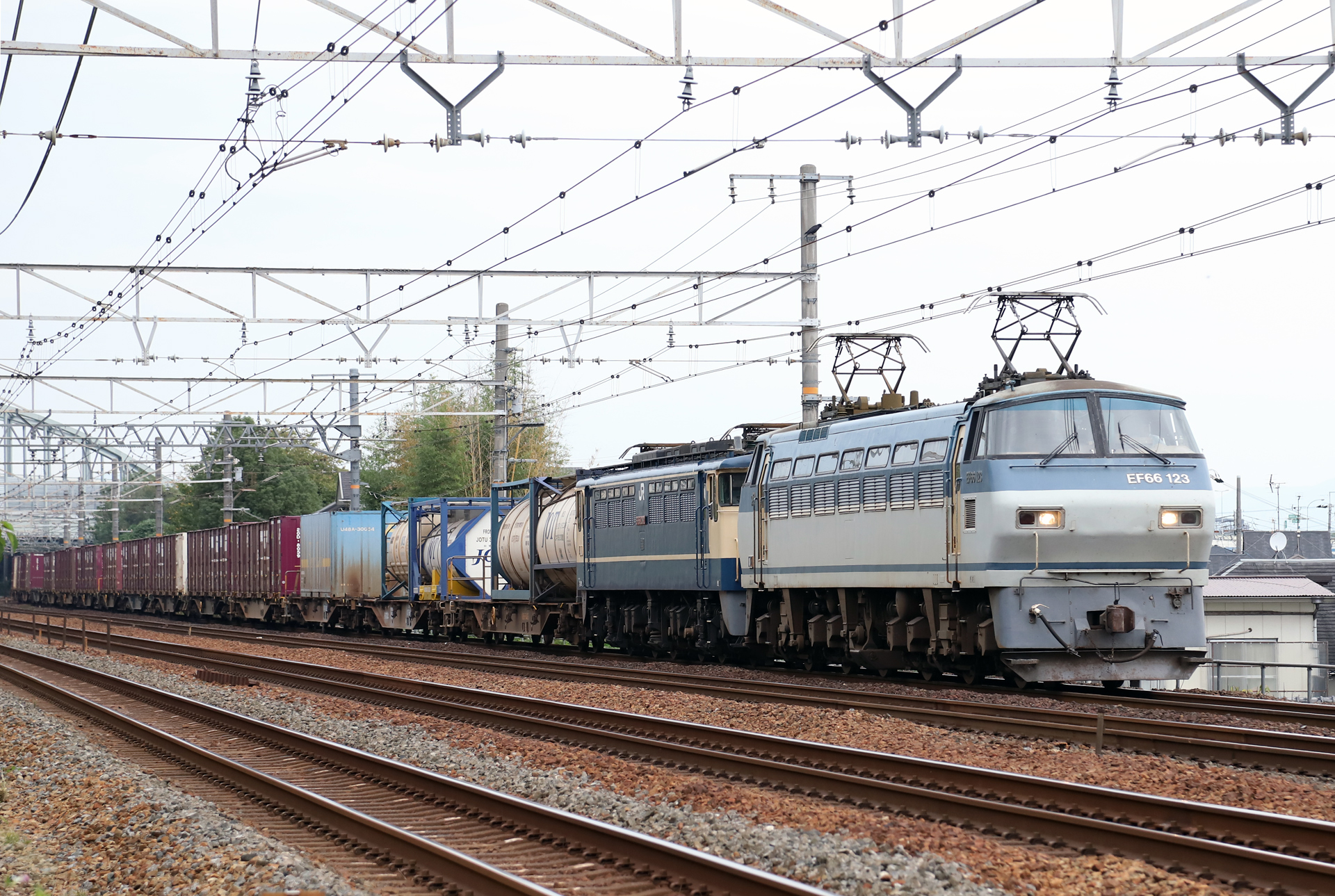 かんくう on Twitter: "5085レ EF66 123+無動EF65 2092+コキ 自ら確認して自己回収。 9866レ EF210-162+EF210-347 https://t ...