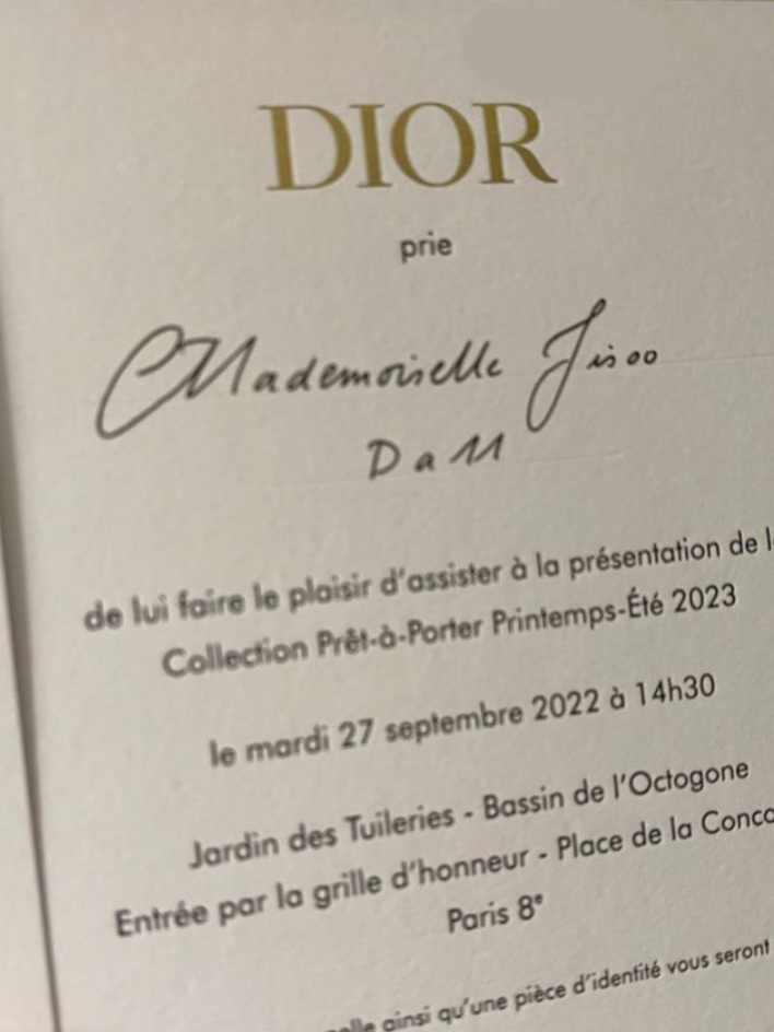 JISOO CHARTS on Twitter: "Who's ready to see JISOO at the Dior show today? Let's start the tag ...