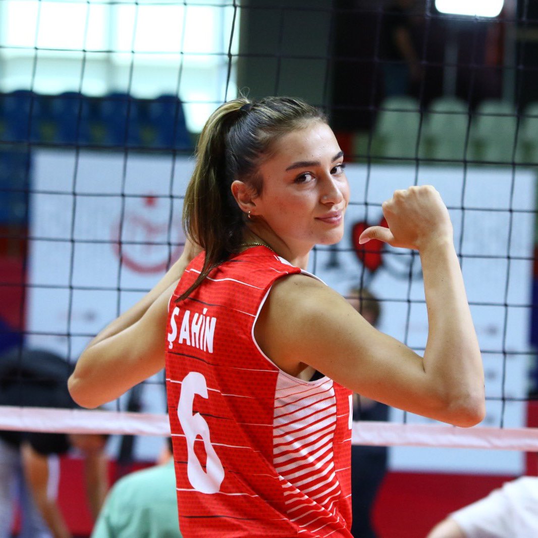 TRT Spor on Twitter: "RT @trtsporyildiz: Saliha Şahin, ilk sette 6⃣ sayı ile oynadı! 🇹🇷 # ...