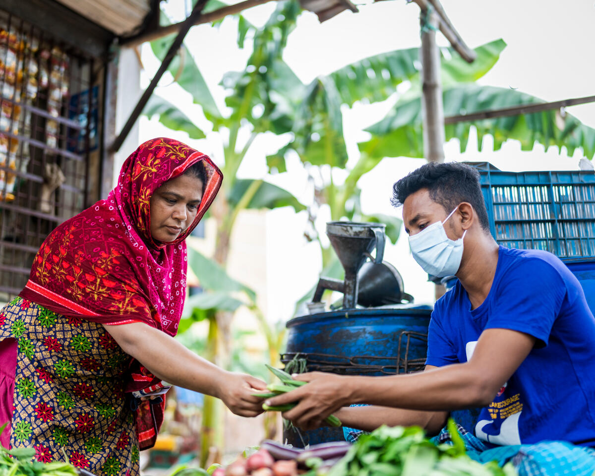 Pub Health Monitor on Twitter: "RT @WFP: Meet Dalia in #Bangladesh. Dalia and her eldest ...
