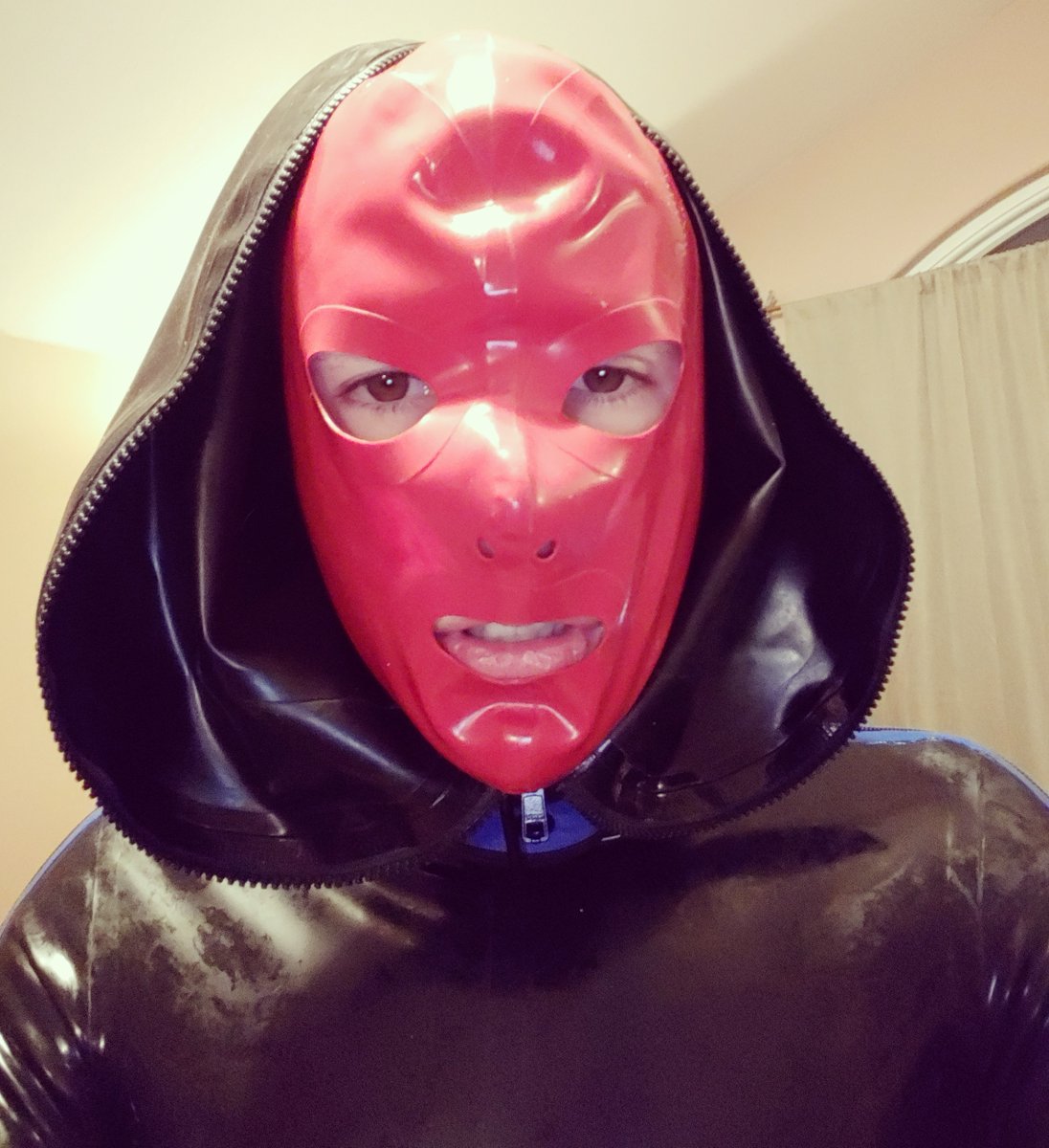 RubberButters 🇺🇦 on Twitter: "More photos of the double-layer rubber hood that my friend let me ...