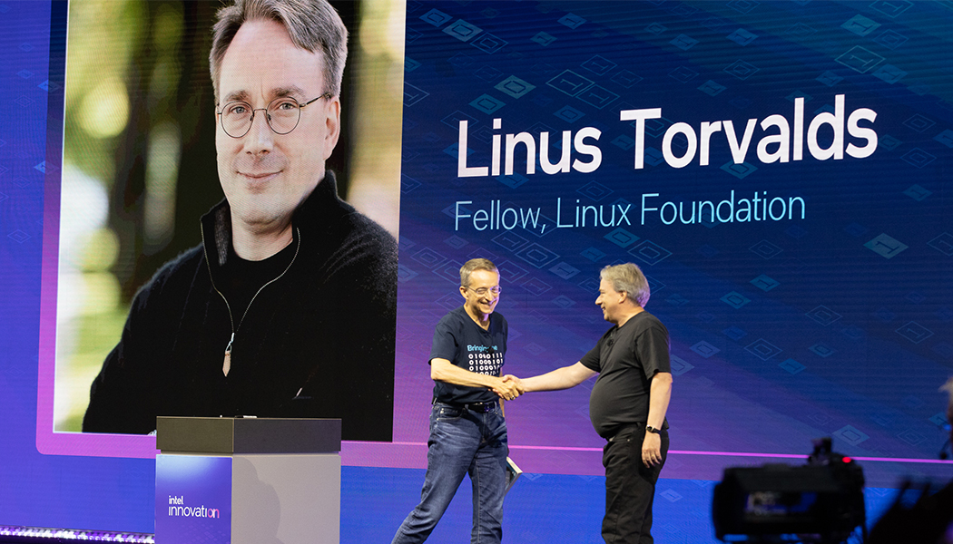 🌻 J u h a 🇺🇦 on Twitter: "RT @intel: Open-source pioneer and Linux creator @Linus_Torvalds got ...