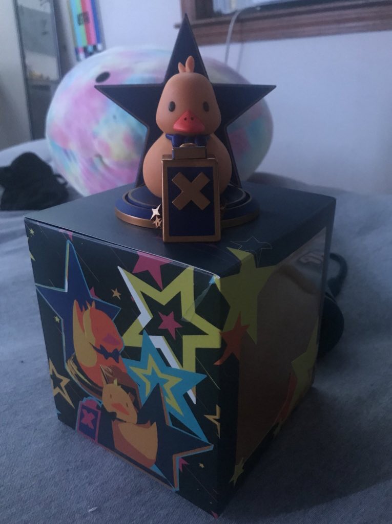 Evan Ev On Twitter Its So Cute And The Box Is So Fucking Cool I