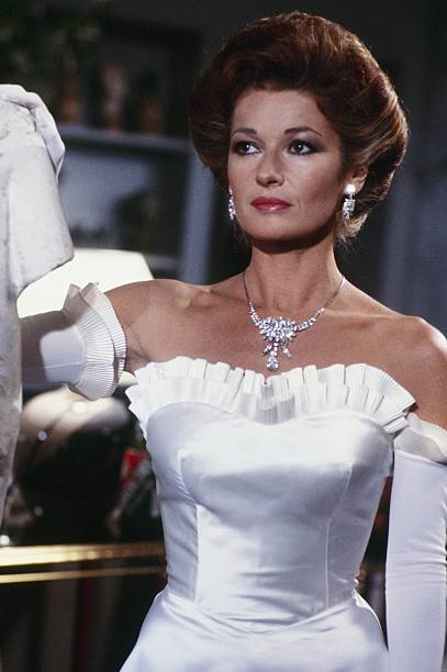 Zoe's feather boa 18K on Twitter: "Stephanie Beacham https://t.co/Eoggh0HyHy" / Twitter