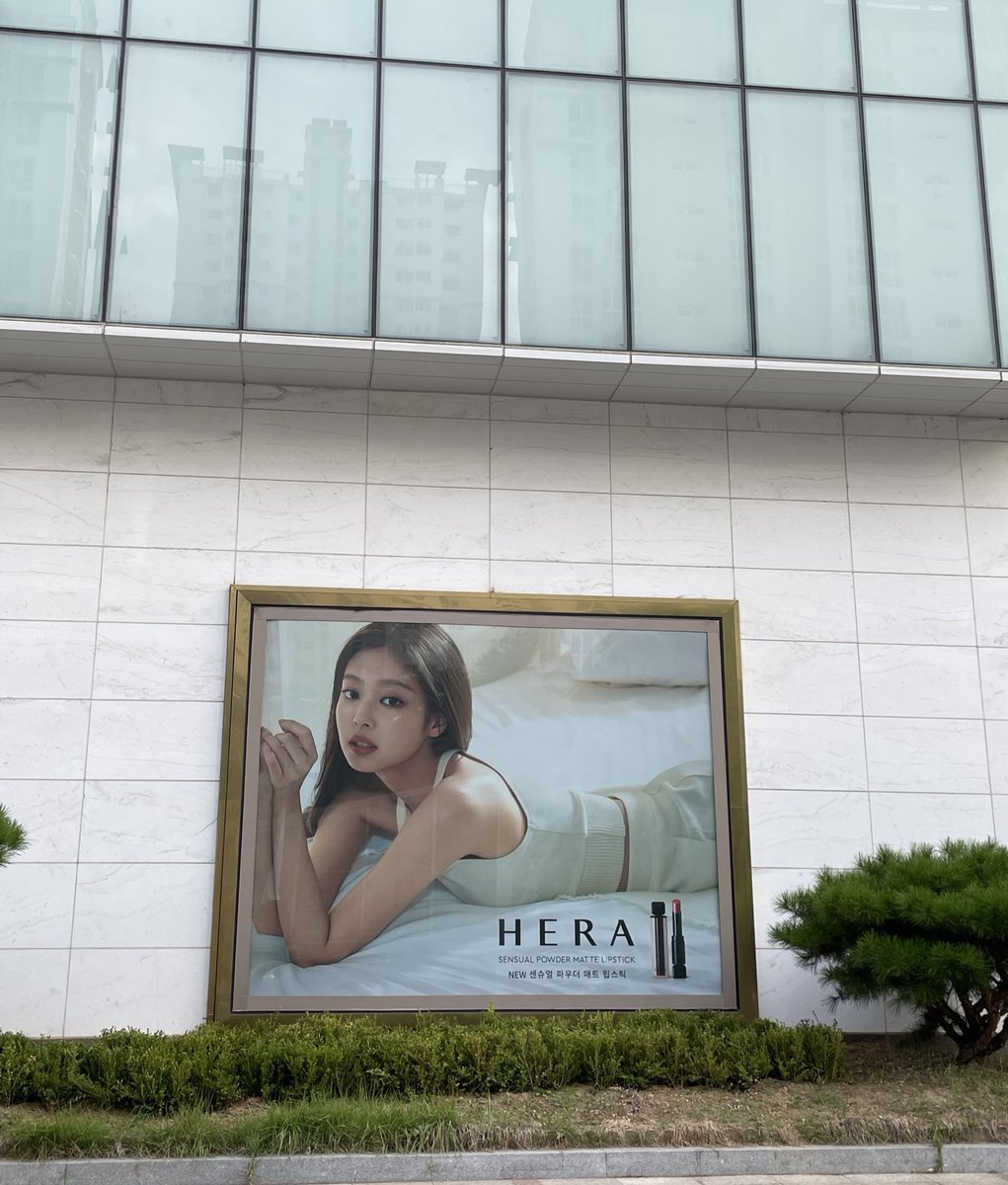 🫶🏼 on Twitter: "RT @JNK1ACE: jennie’s new ad for hera new campaign in South Korea"