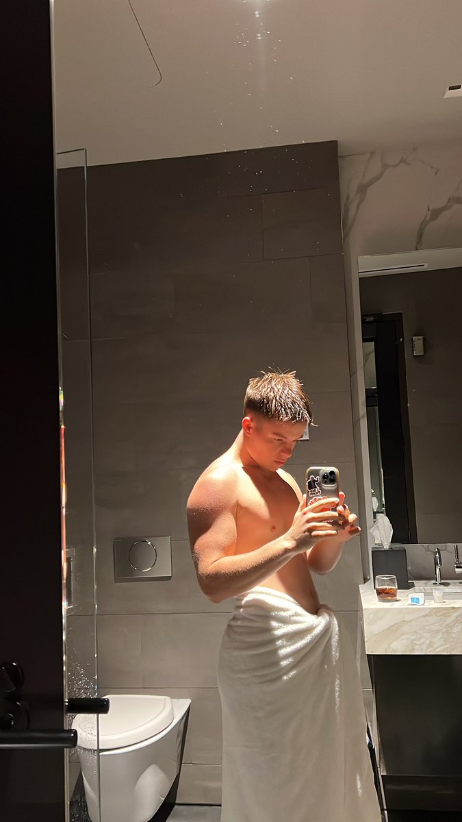 Michael Doherty (19K) 😈 Teen :) on Twitter: "Cum rip the towel off of me 😉"