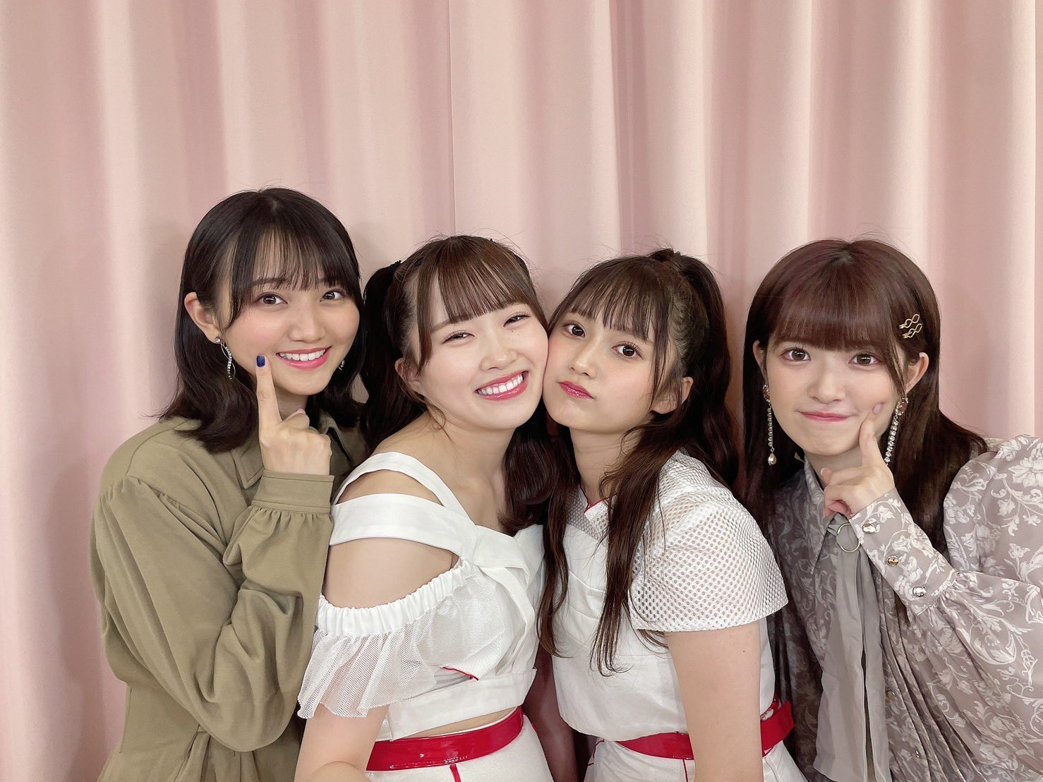 鈴木くるみ on Twitter: "そしてゲストとしてして来てくれた かおりちゃんとおりんちゃん 本当にありがとう 16期でMCできて嬉しかったぁ💓 https://t.co ...