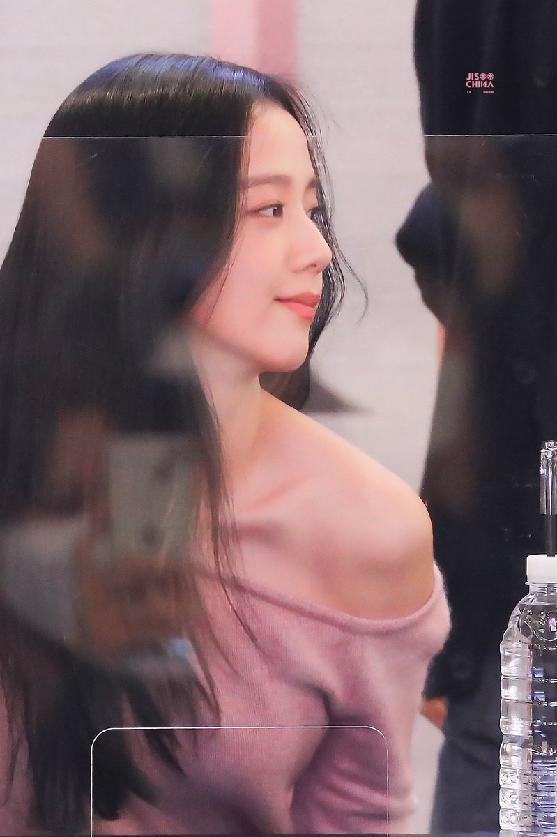 Jovy Congson on Twitter: "RT @JISOO_CHINA: 220925-1 🐇 #BLACKPINK #JISOO #블랙핑크 #지수"