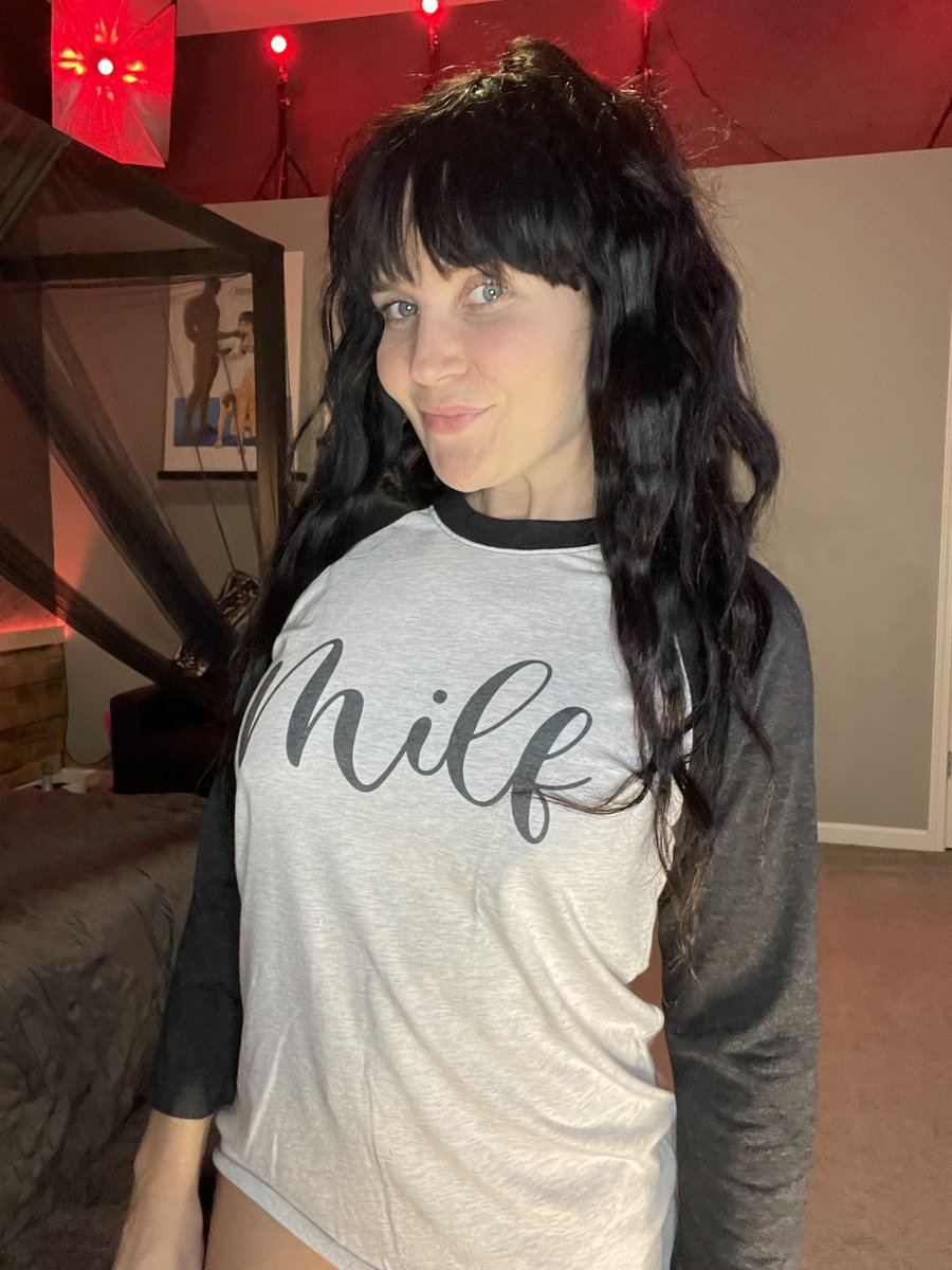 Yoya On Twitter Rt Dakotahotwife Im Your New Step Mom Are You