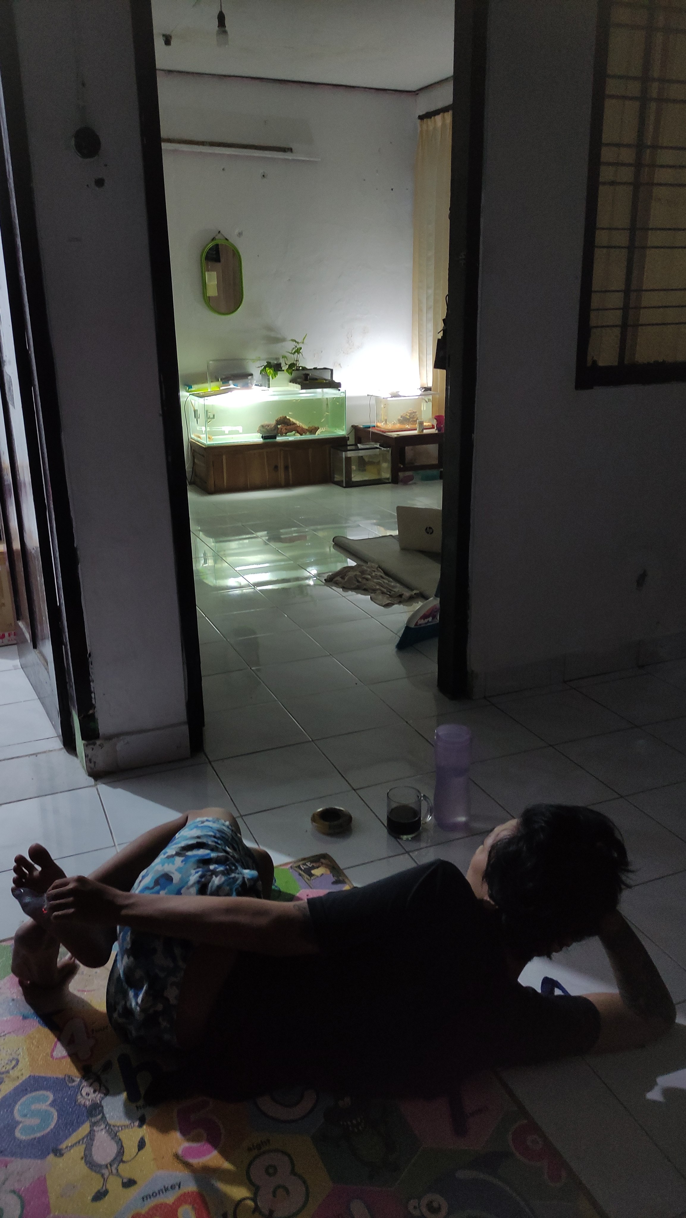 xxapple_e on Twitter: "@mayorkoplo01 @DudespostingWs Staring and smoking? 🤣 https://t.co ...