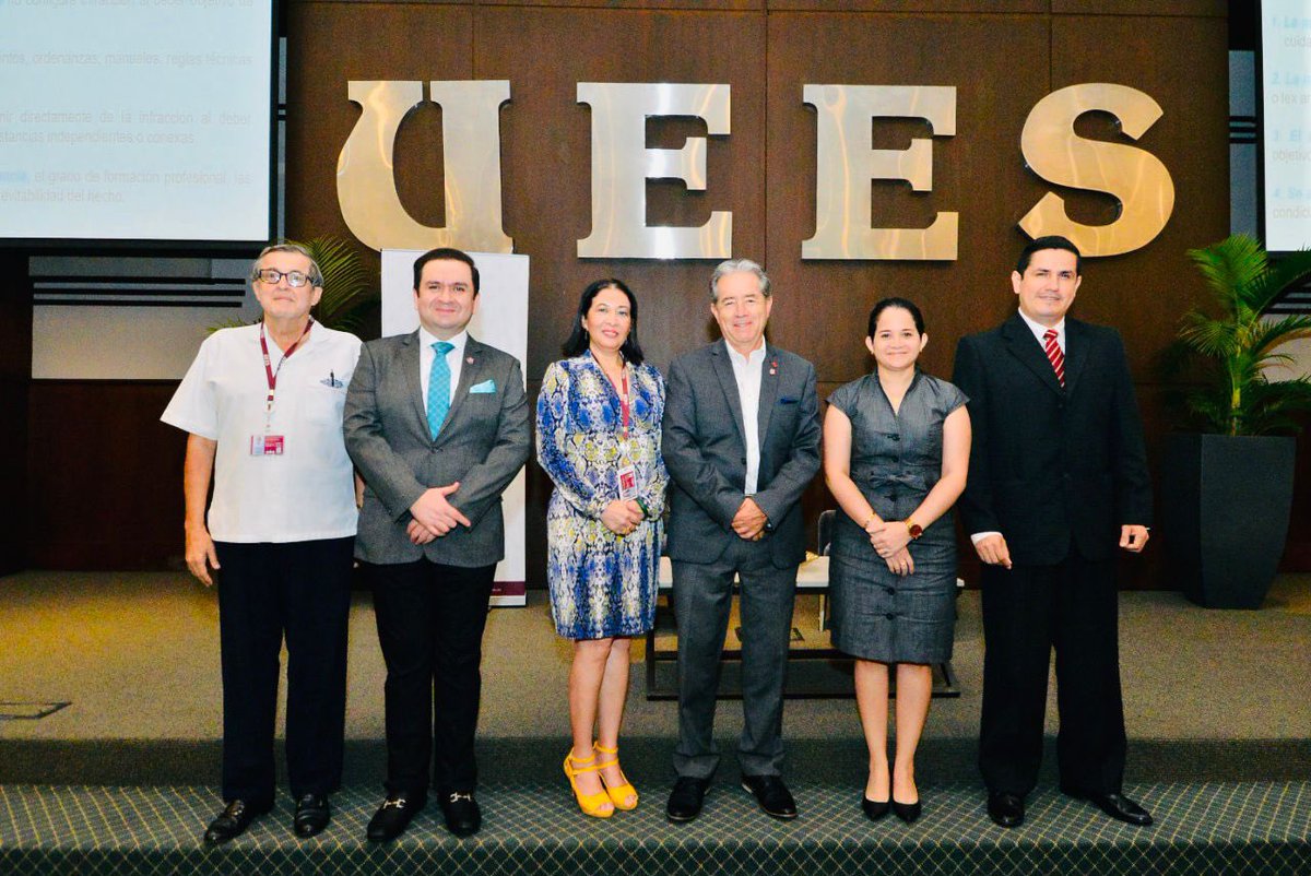 LaHistoria on Twitter: "El de los vacunados VIP, como si nada. Ex ministro de Salud Juan Carlos ...