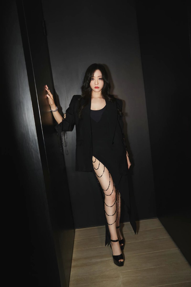 肏明星 On Twitter 肥美多汁的母猪😍肏起来全身都是肉浪