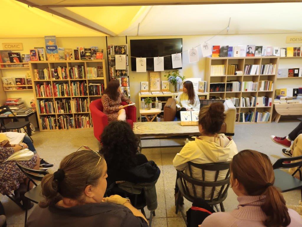 Editorial Lumen on Twitter: "RT @marianietodiaz: Hay tardes de otoño ...