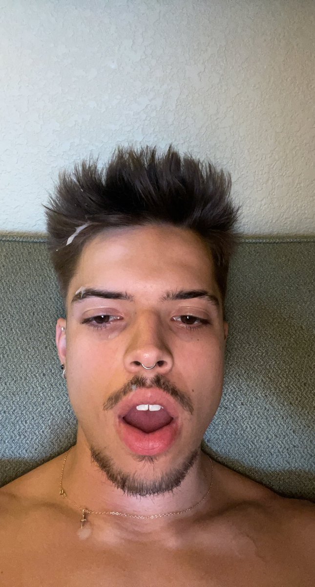 Evan Knoxx on Twitter: "being a shooter is all fun and games till you almost give yourself pink ...