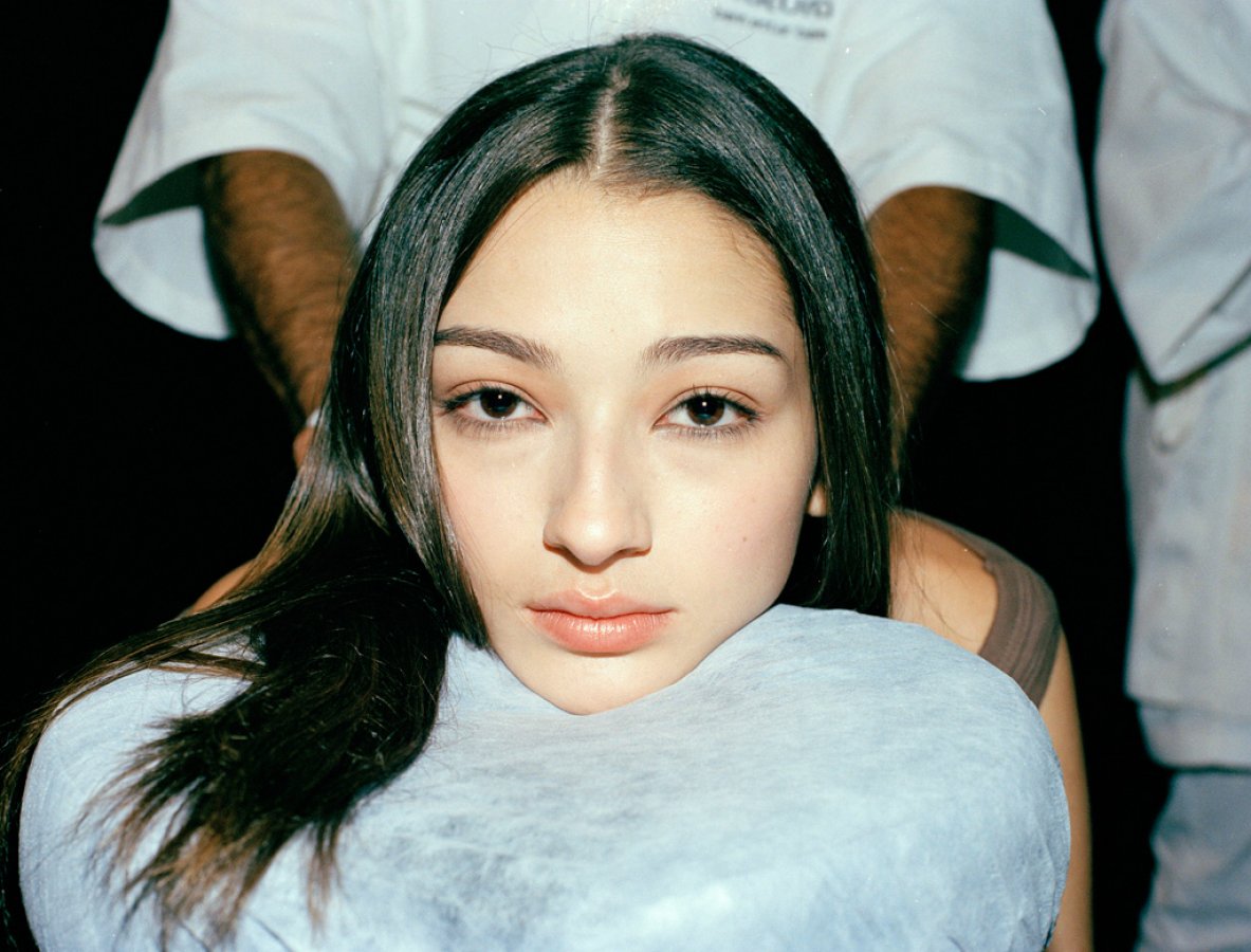 on Twitter: "models backstage at são paulo fashion week in the early 2000's - by aderi costa"