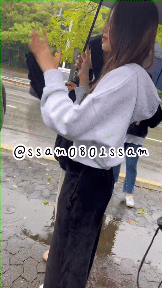 인스티즈(instiz) on Twitter: "어제자 카즈하 길거리 직찍 ㄷㄷ https://t.co/4KZOrUulOk https://t.co/dRqC2VSZiq ...