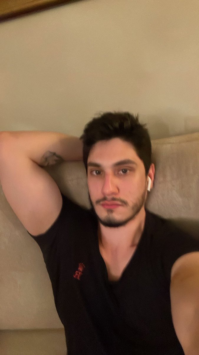 Fiorello 🇧🇷🇮🇹 on Twitter: "a primeira foto: 15 anos / as duas últimas: 25 anos. uma com barba e ...