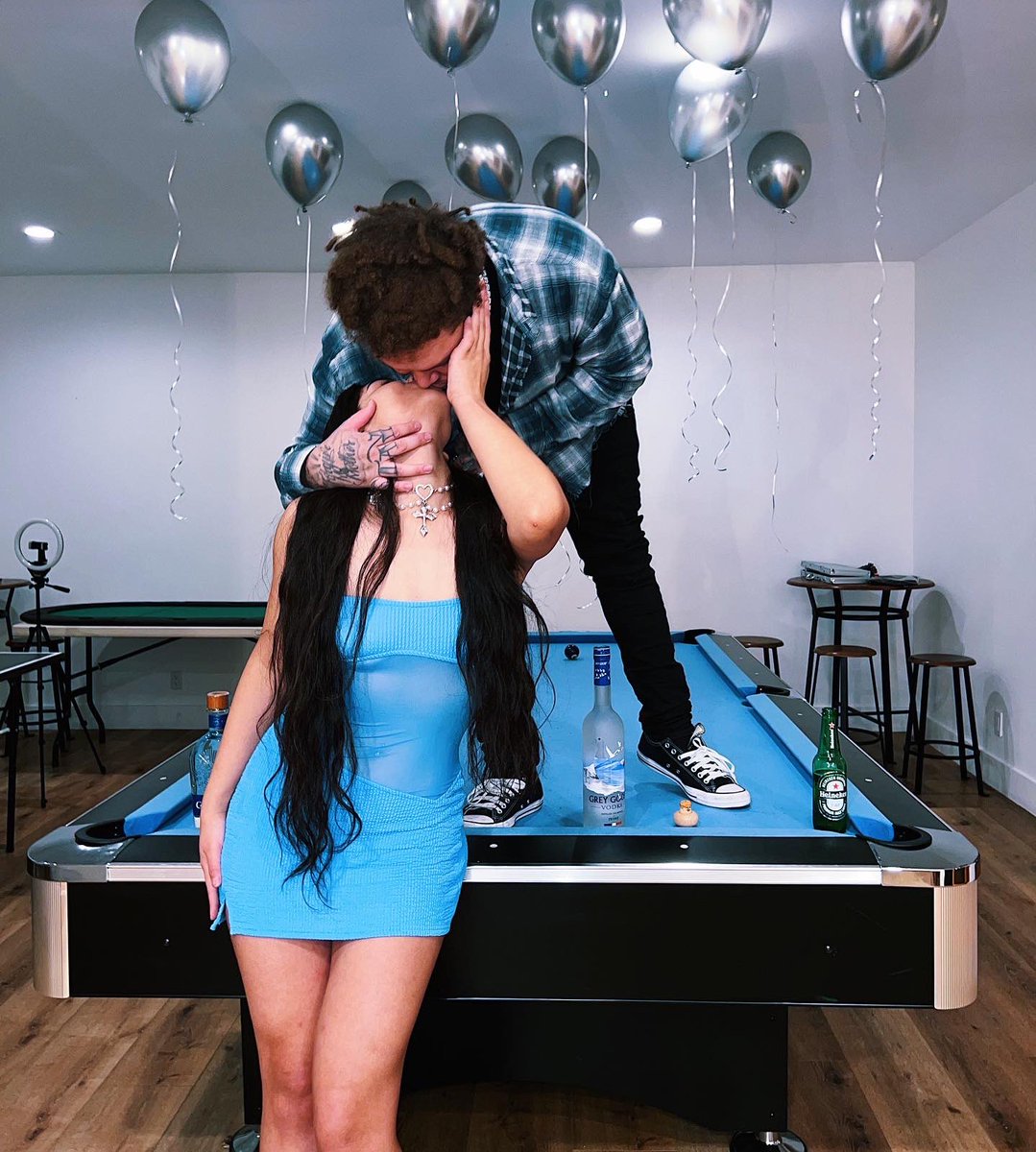 PHORA on Twitter: "Birthday today!!! Thank you God for another year under the sun Yours Truly ...