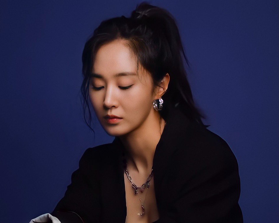 YURI ♡ on Twitter: "yuri in this oh!gg sg concept is just 🔥 #유리 #권유리 #소녀시대 #KwonYuri"