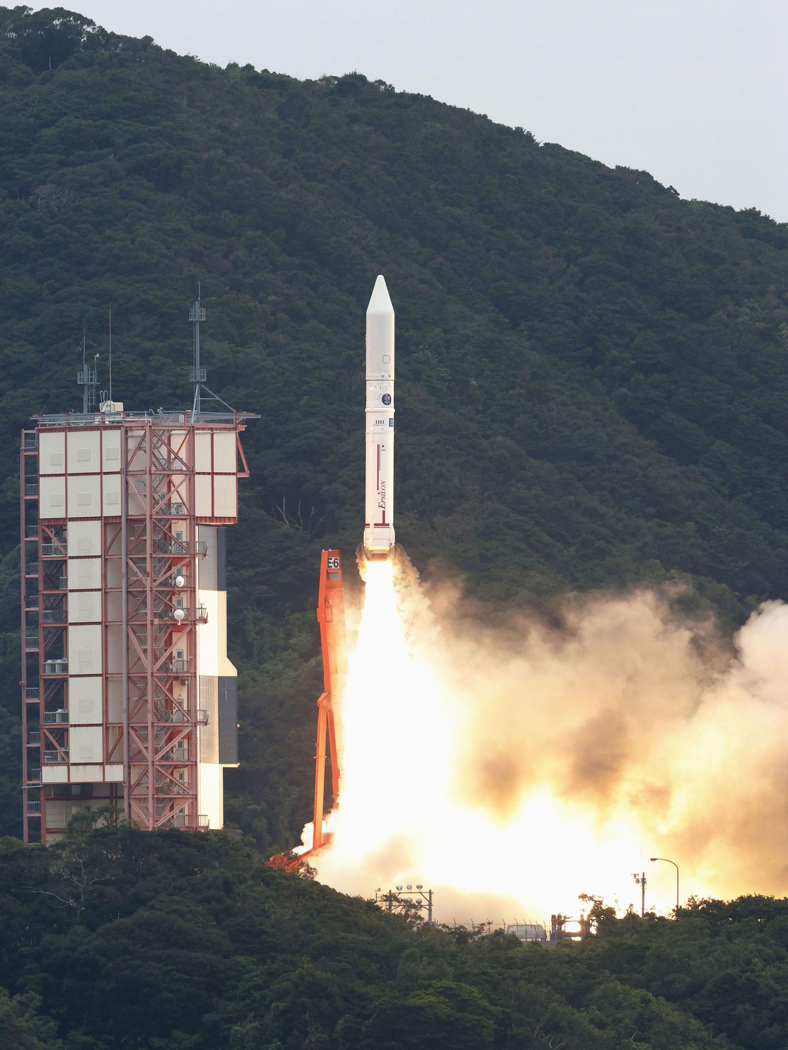 産経ニュース on Twitter: "JAXA、イプシロン6号機に破壊指令 https://t.co/BkqoktQUjQ 12日に打ち上げた小型固体燃料ロケットのイプシロン6号機に、地上 ...