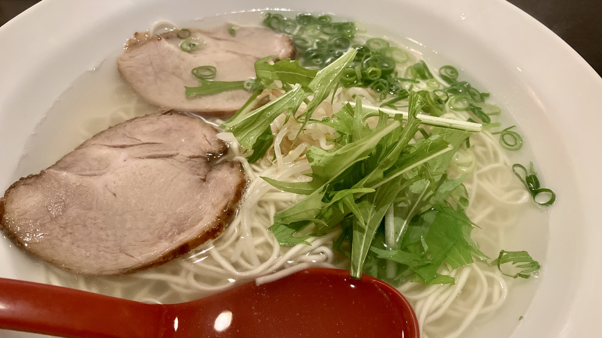 M On Twitter 今日はヤボ用で大阪・日本橋に行ったので、揚子江ラーメンを食べてきた(スープが死ぬほどうまい)。インバウンドさんもやや増えたかなという感じだったので、ノリで中国物産