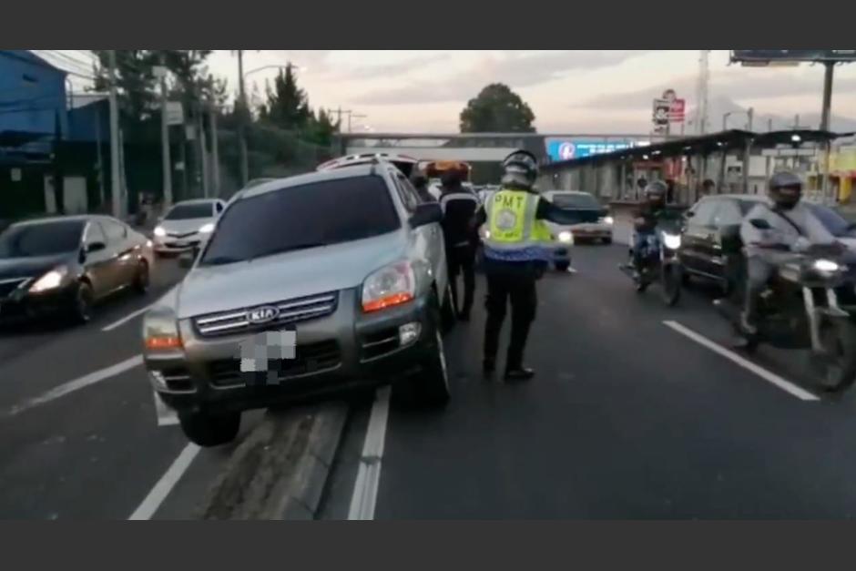 Soy 502 on Twitter: "🚧TRÁFICOGT ⎮ Quiso tomar el carril reversible, pero se atascó en el arcén ...