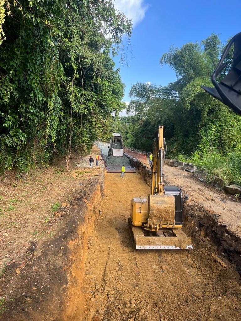 Autoridad de Carreteras y Transportación (ACT) on Twitter: "Nuestros contratistas junto a la ...